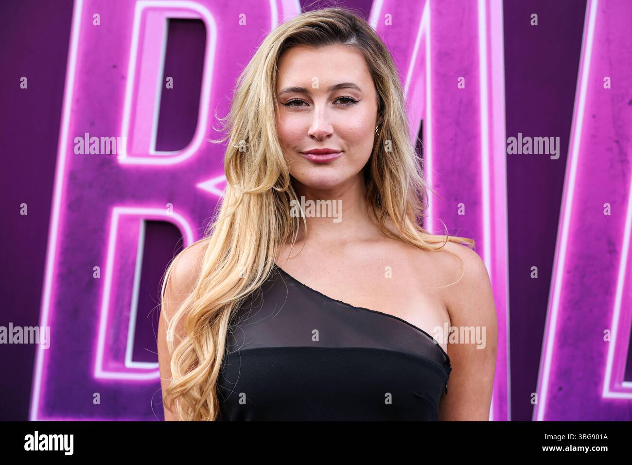 HOLLYWOOD, LOS ANGELES, CALIFORNIA, USA - JUNE 03: Carly Lawrence ...