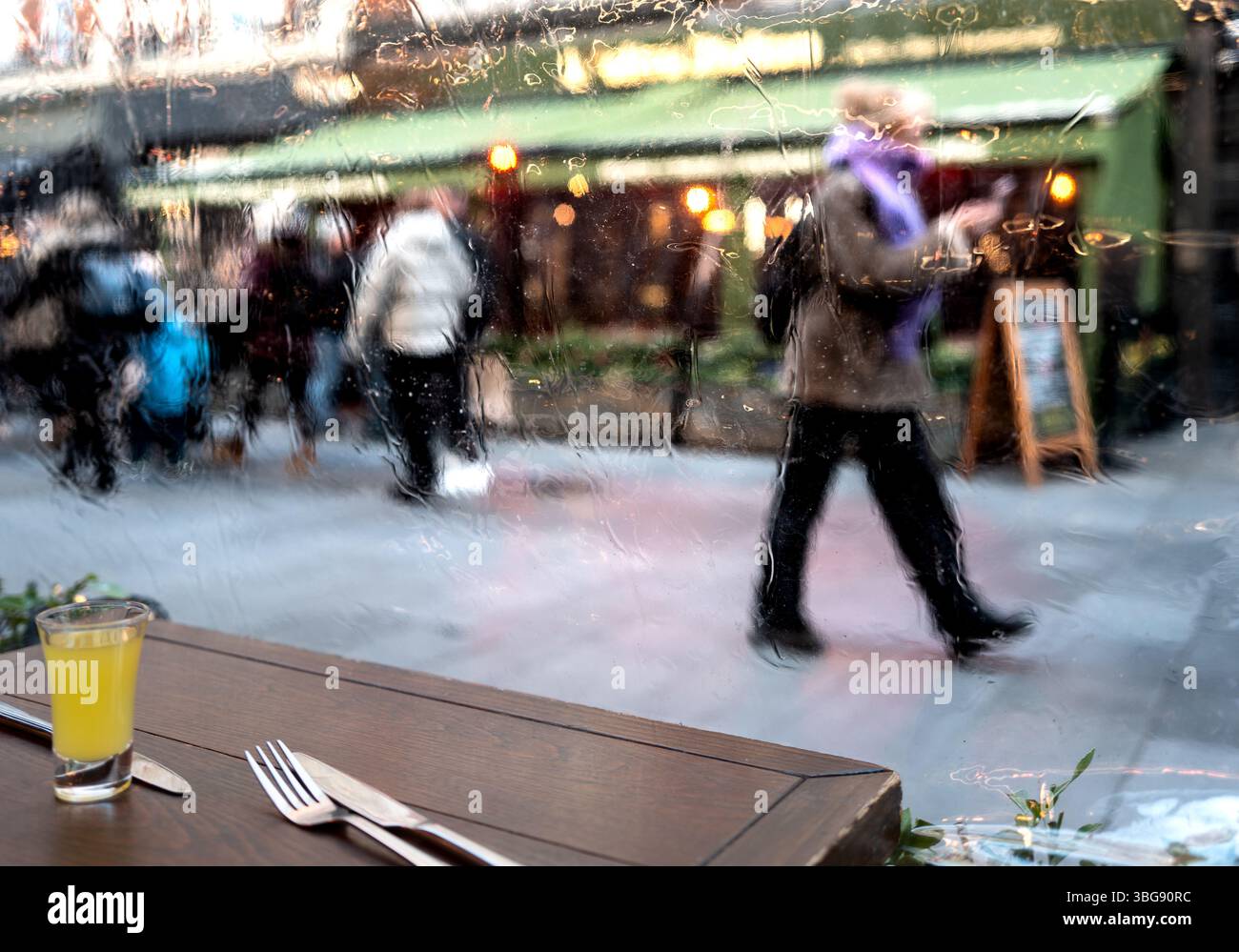 diffused distorted people street scene Stock Photo - Alamy