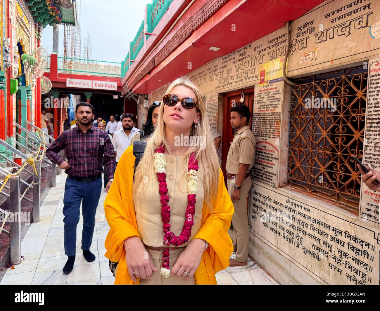 Elon Musk's sister Alexandra Musk visit to the Hanuman Garhi temple in ...