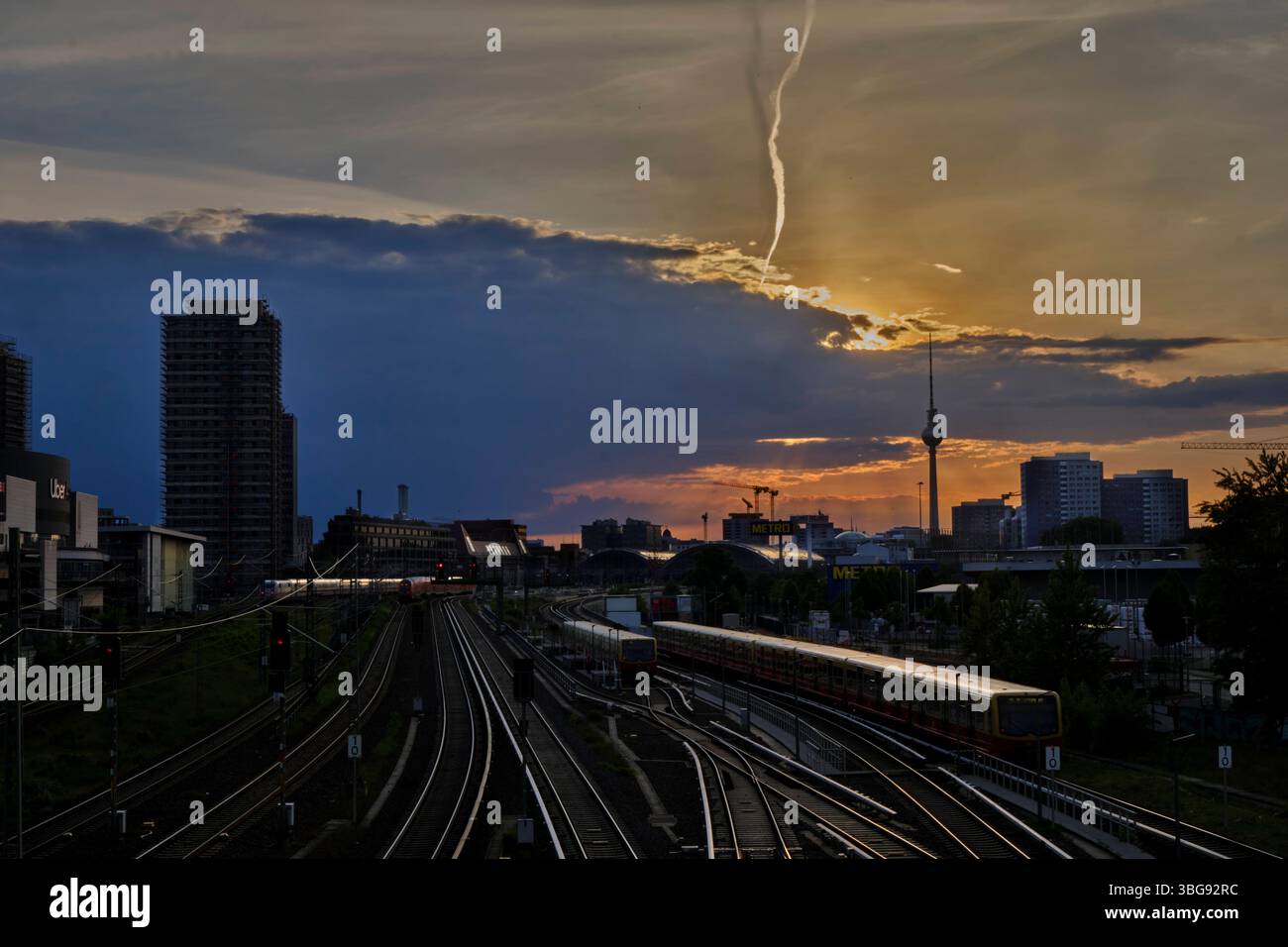 S-Bahnhof Warschauer Straße Deutschland, Berlin, 26.05.2025, Blick von ...