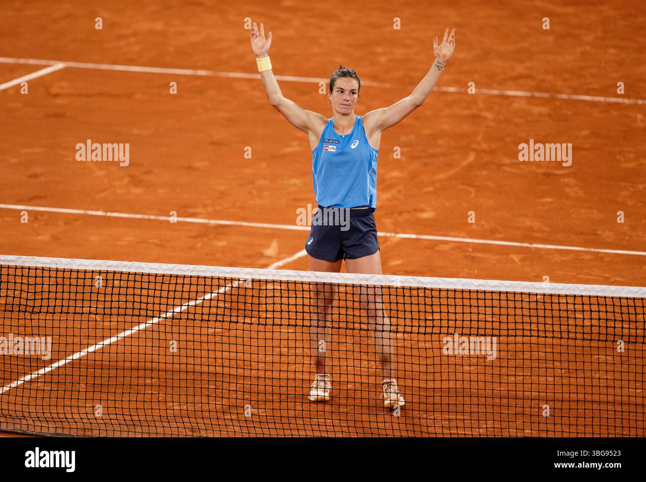 Lois Boisson celebrates match point during her women’s singles quarter ...