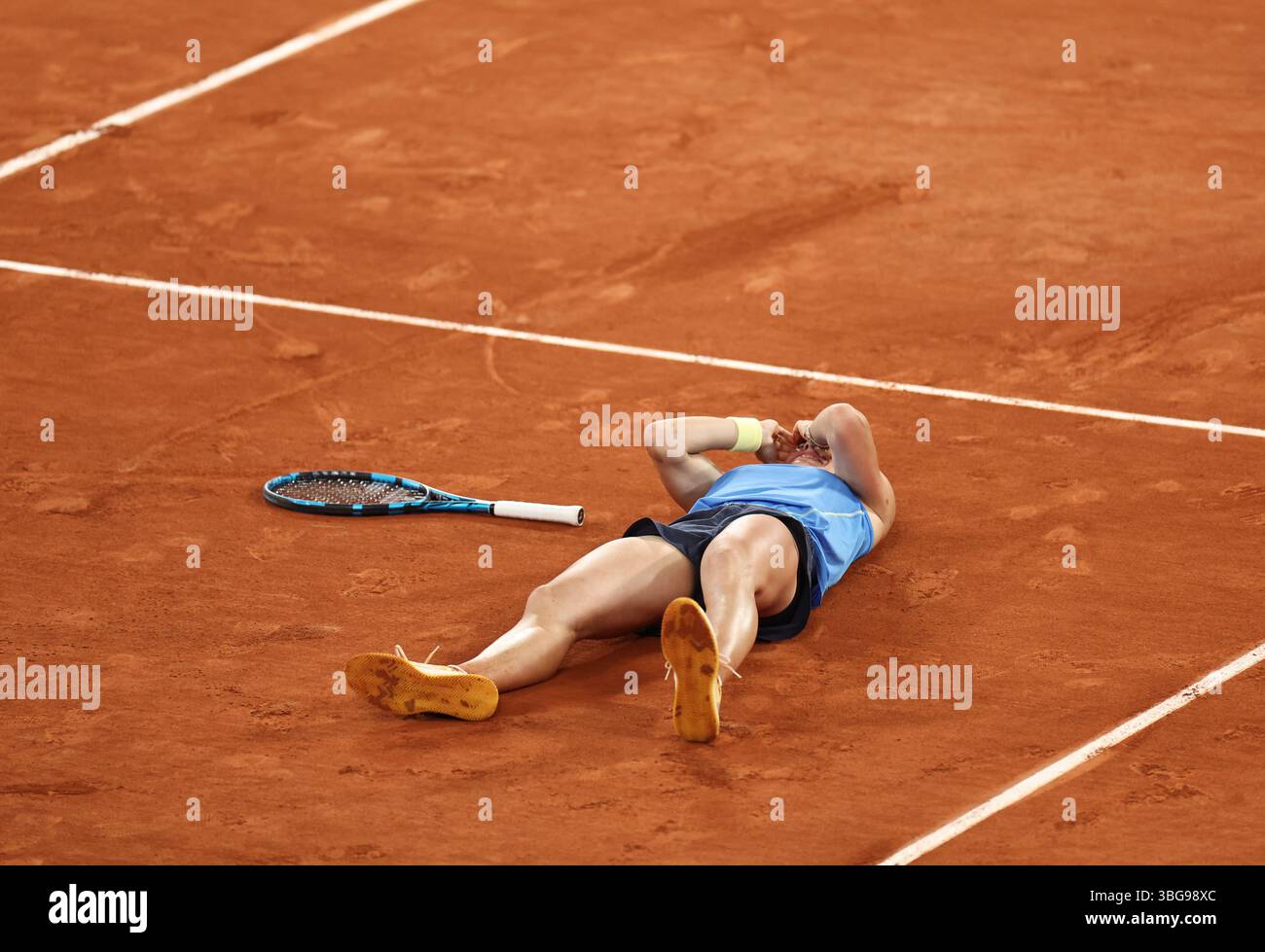 Paris, France. 4th June, 2025. Lois Boisson celebrates winning the ...