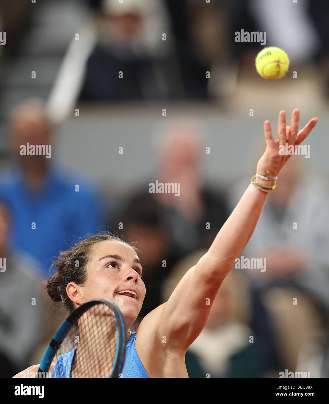 Paris, France. 4th June, 2025. Lois Boisson serves during the women's ...
