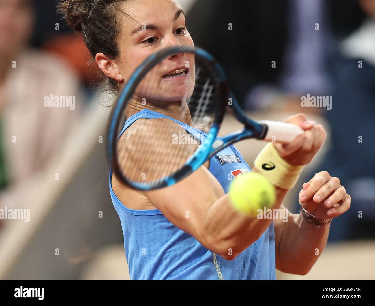 Paris, France. 4th June, 2025. Lois Boisson returns a shot during the ...