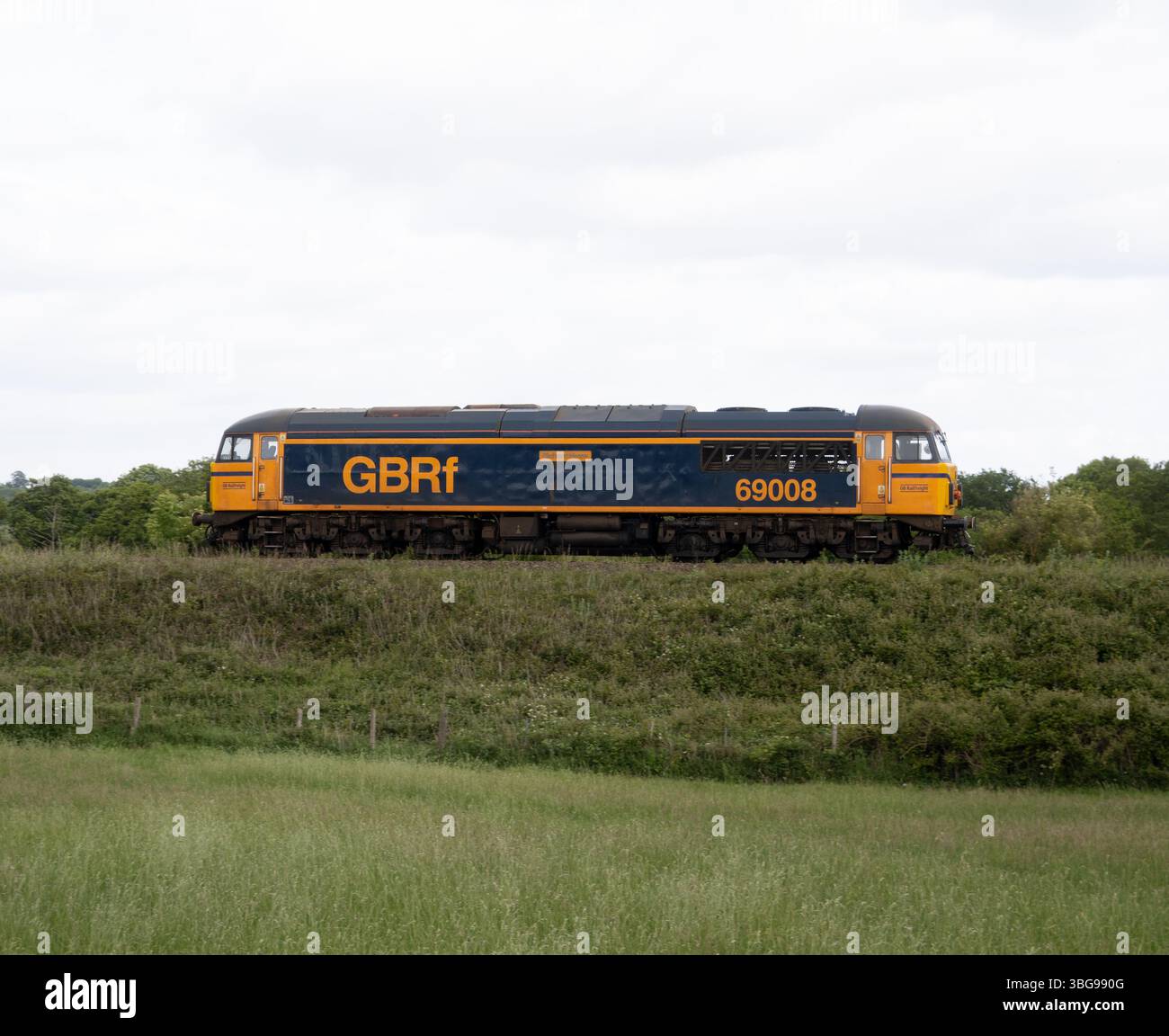 GBRf class 69 diesel locomotive No. 69008 "Richard Howe" travelling ...
