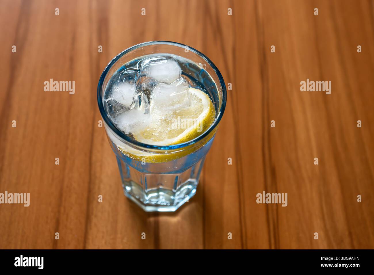Rottweil, Germany. 04th June, 2025. A glass of lemonade, a slice of ...