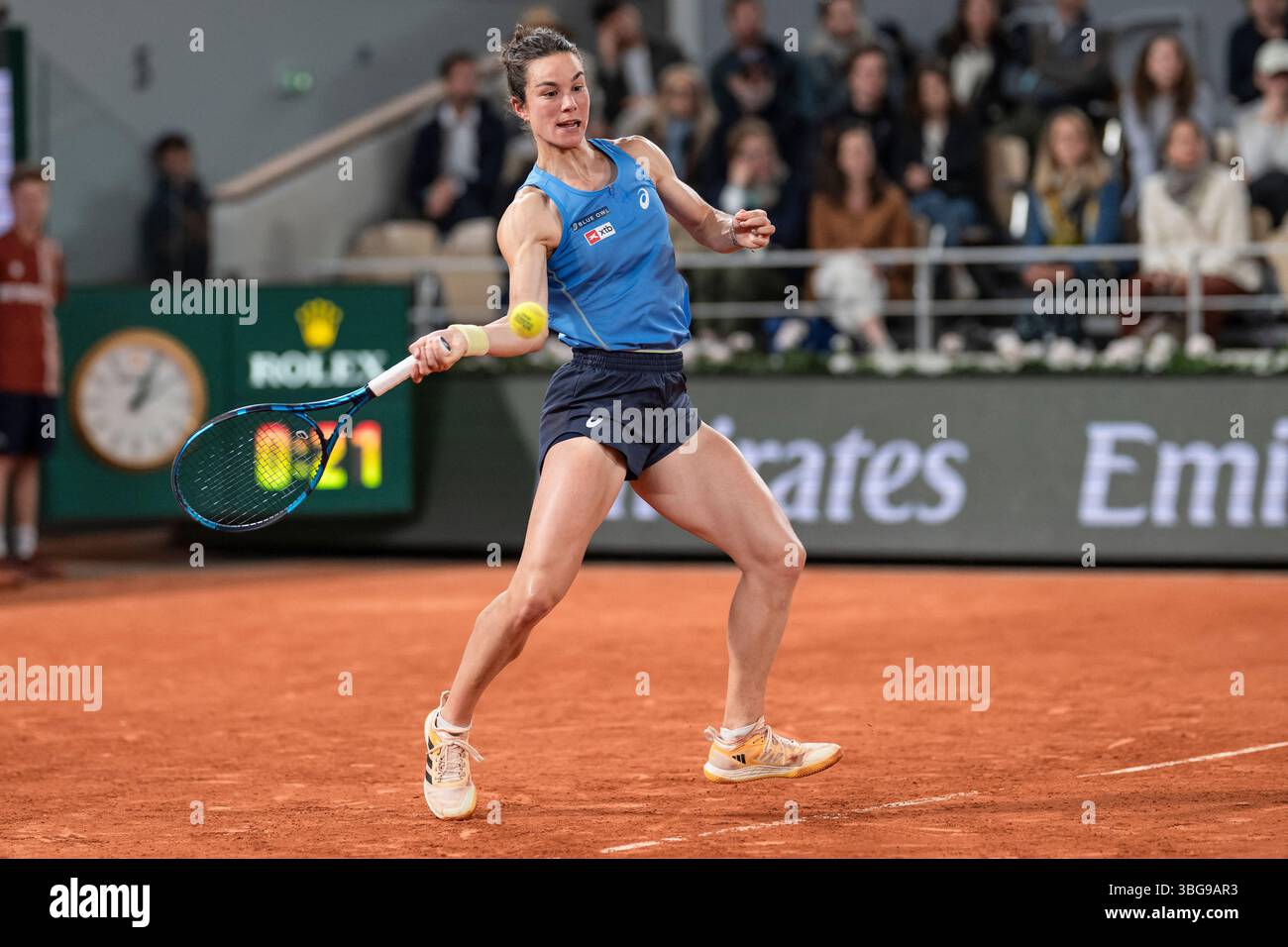 Paris, France. 04th June, 2025. France's Lois Boisson plays Russia's Mirra Andreeva during their ...