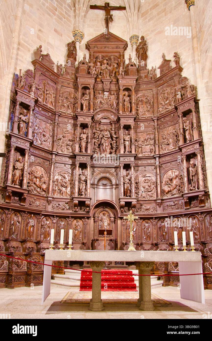 Wooden carved 16th century retablo main altar by Roque Balduque and ...