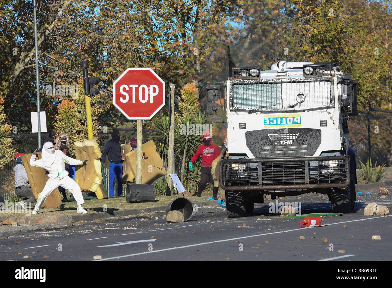 Students protest in Mthatha, South Africa Protesting Walter Sisulu ...