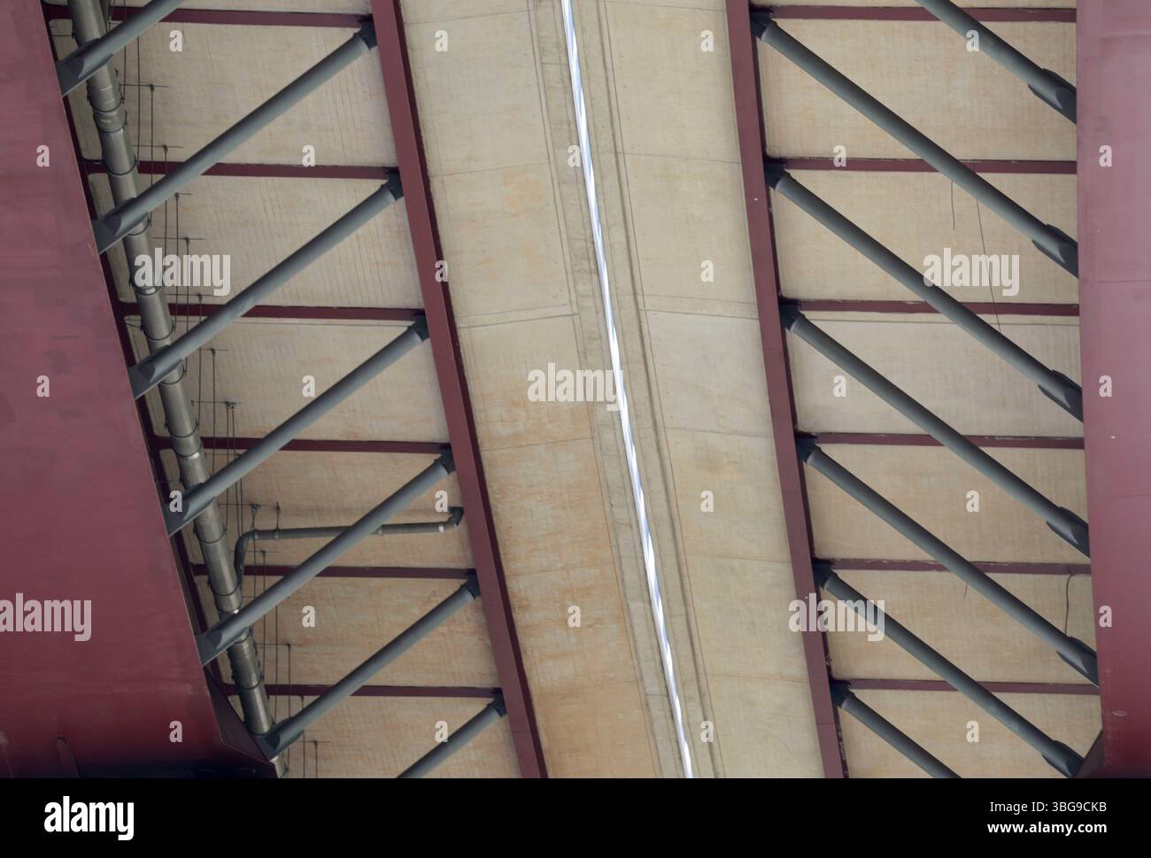 04 June 2025, North Rhine-Westphalia, Wilnsdorf: View of the bridge ...