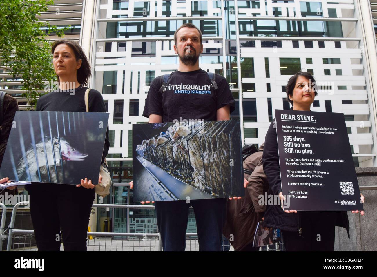 London, UK. 4th June 2025. Campaigners from the animal rights group ...