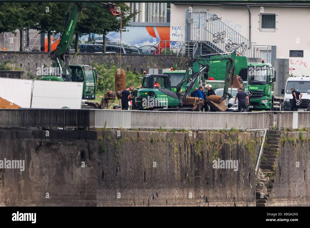 04 June 2025, North Rhine-Westphalia, Cologne: Two of the three World ...