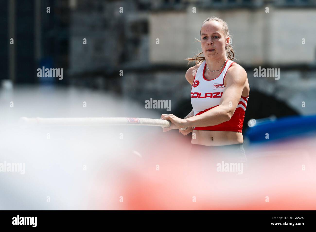 Marijke Wijnmaalen (Niederlande) am 04.06.2025 beim NetAachen Domspringen 2025 auf dem Katschhof ...