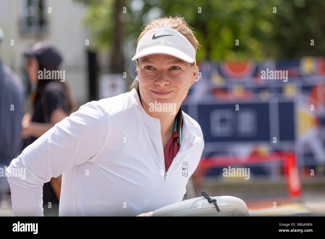 PARIS, FRANCE - JUNE 3: Diede de Groot of the Netherlands during Day ...