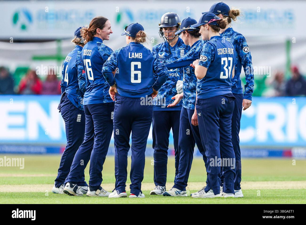 Leicester, UK. 04th June, 2025. England celebrate taking the wicket of ...