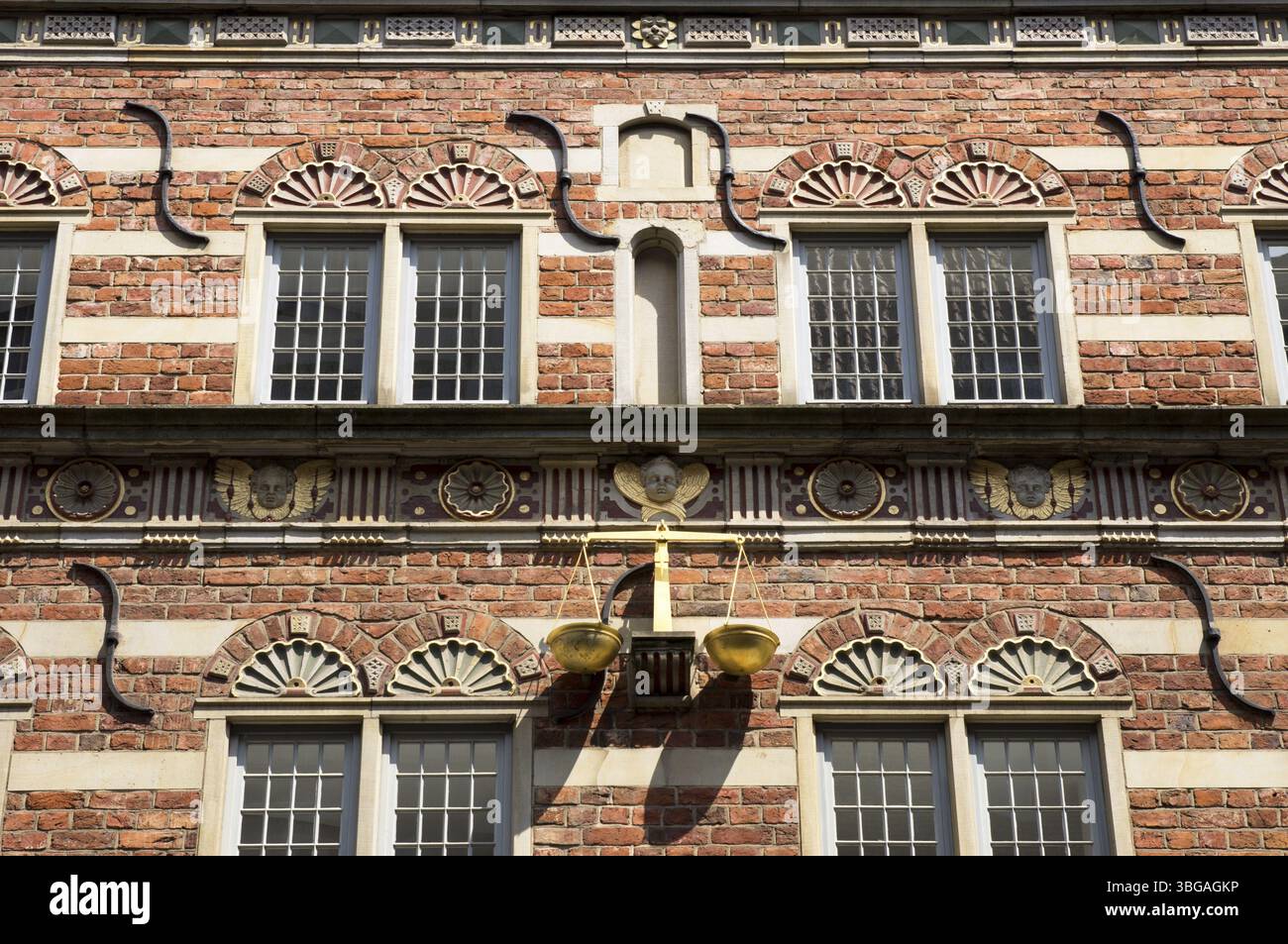 City photography scale hi-res stock photography and images - Alamy