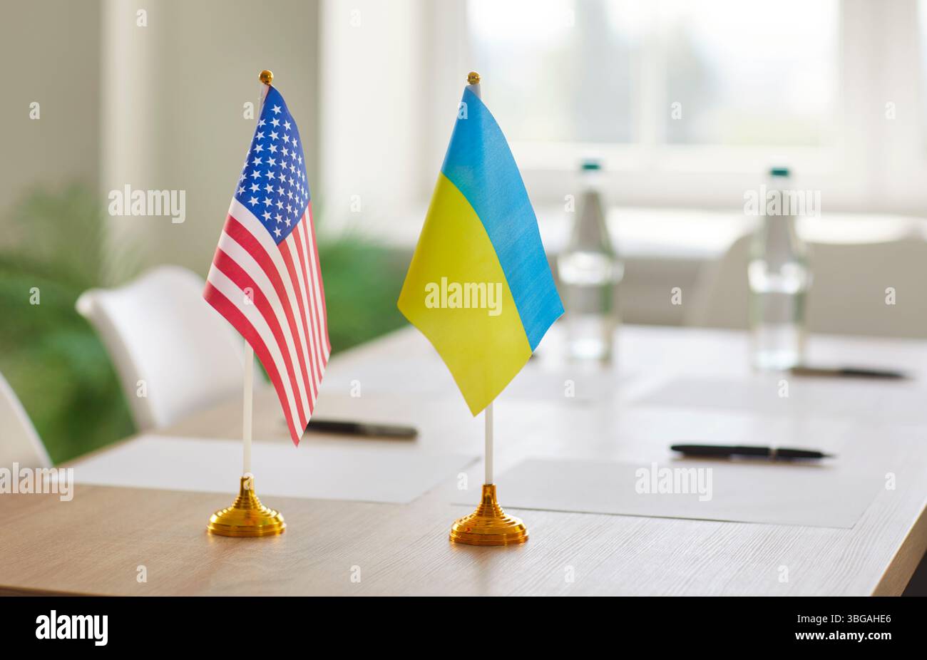 Ukraine united states table hi-res stock photography and images - Alamy