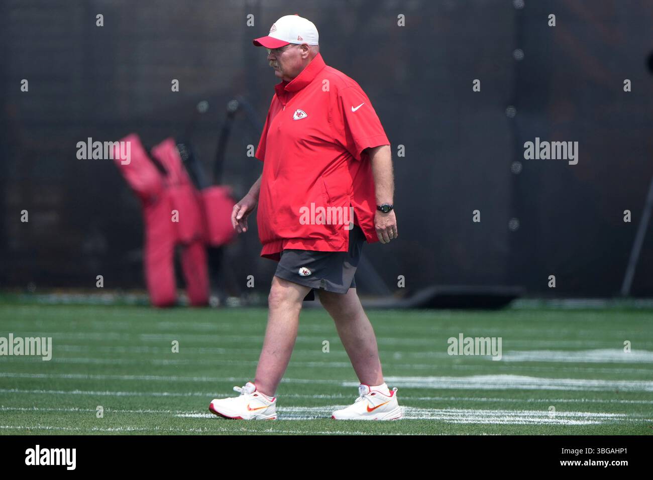 Kansas City Chiefs head coach Andy Reid watches a drill during the NFL ...