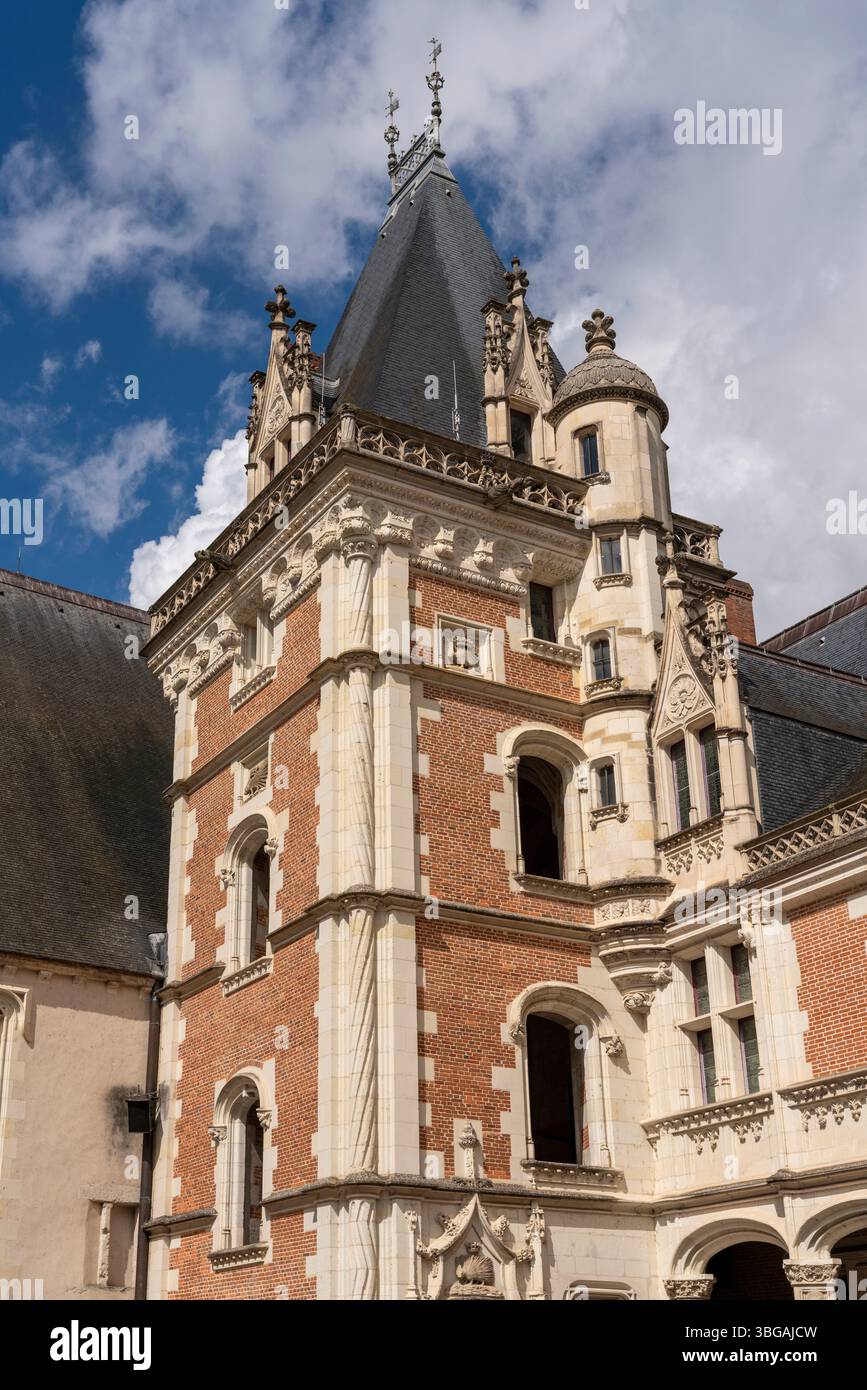 Magnificent Renaissance château showcases elegant classical ...