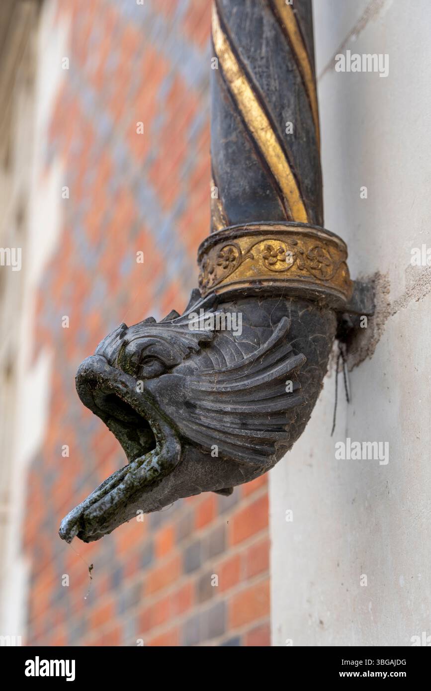Gargoyle water spout hi-res stock photography and images - Alamy