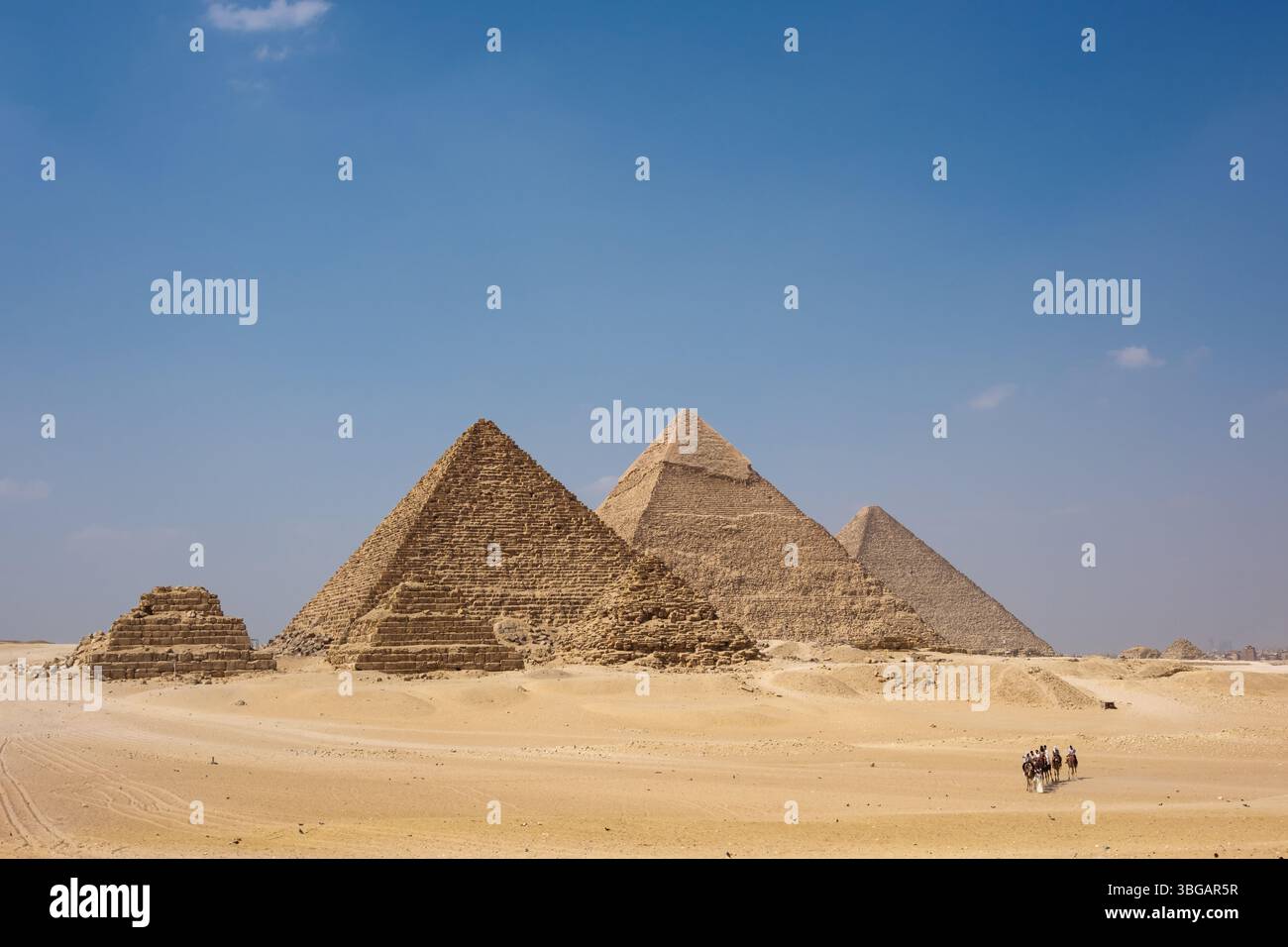 Pyramids of Giza in the Egyptian desert Stock Photo - Alamy