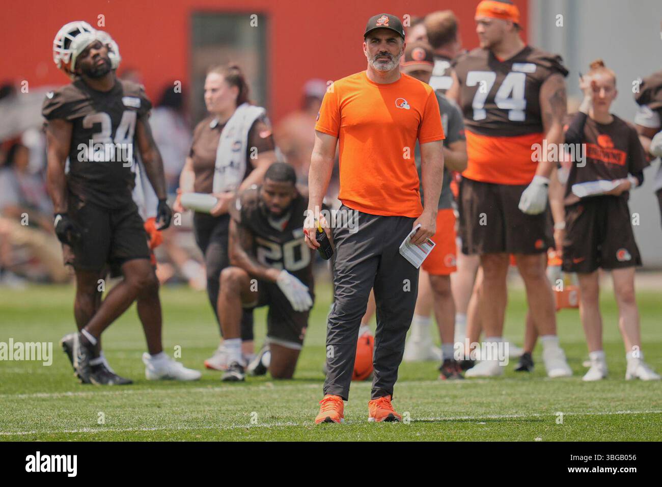 Cleveland Browns head coach Kevin Stefanski watches during NFL football ...