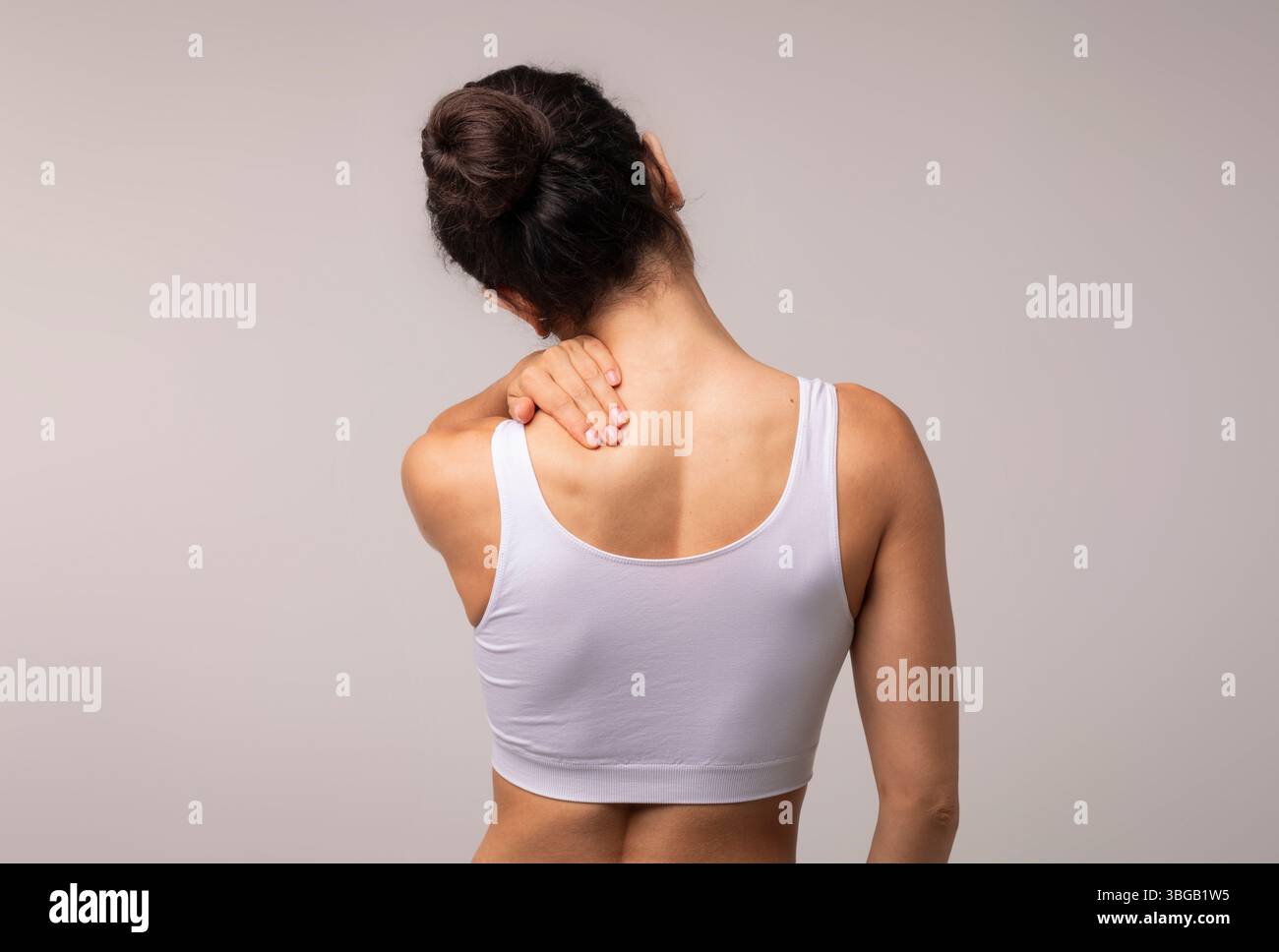 Back view unrecognizable young female hi-res stock photography and ...