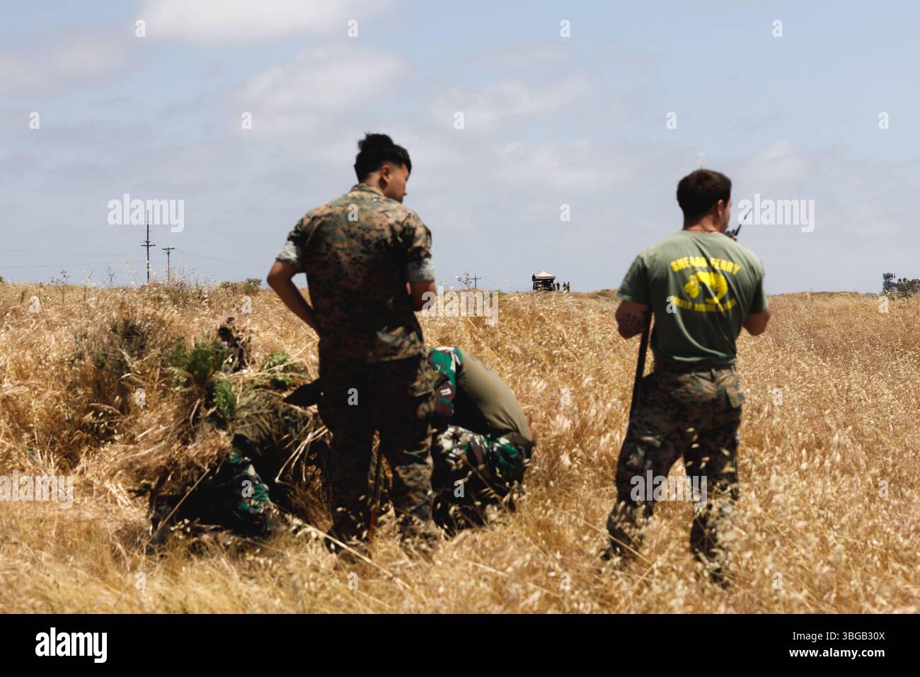 U.S. Marines with 1st Reconnaissance Battalion, 1st Marine Division ...