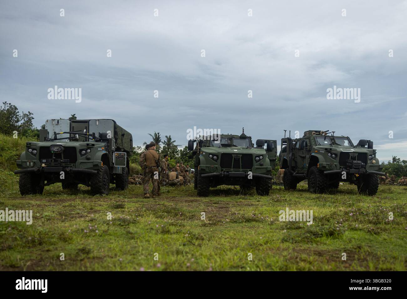 U.S. Marines with 3d Littoral Combat Team, 3d Marine Littoral Regiment ...