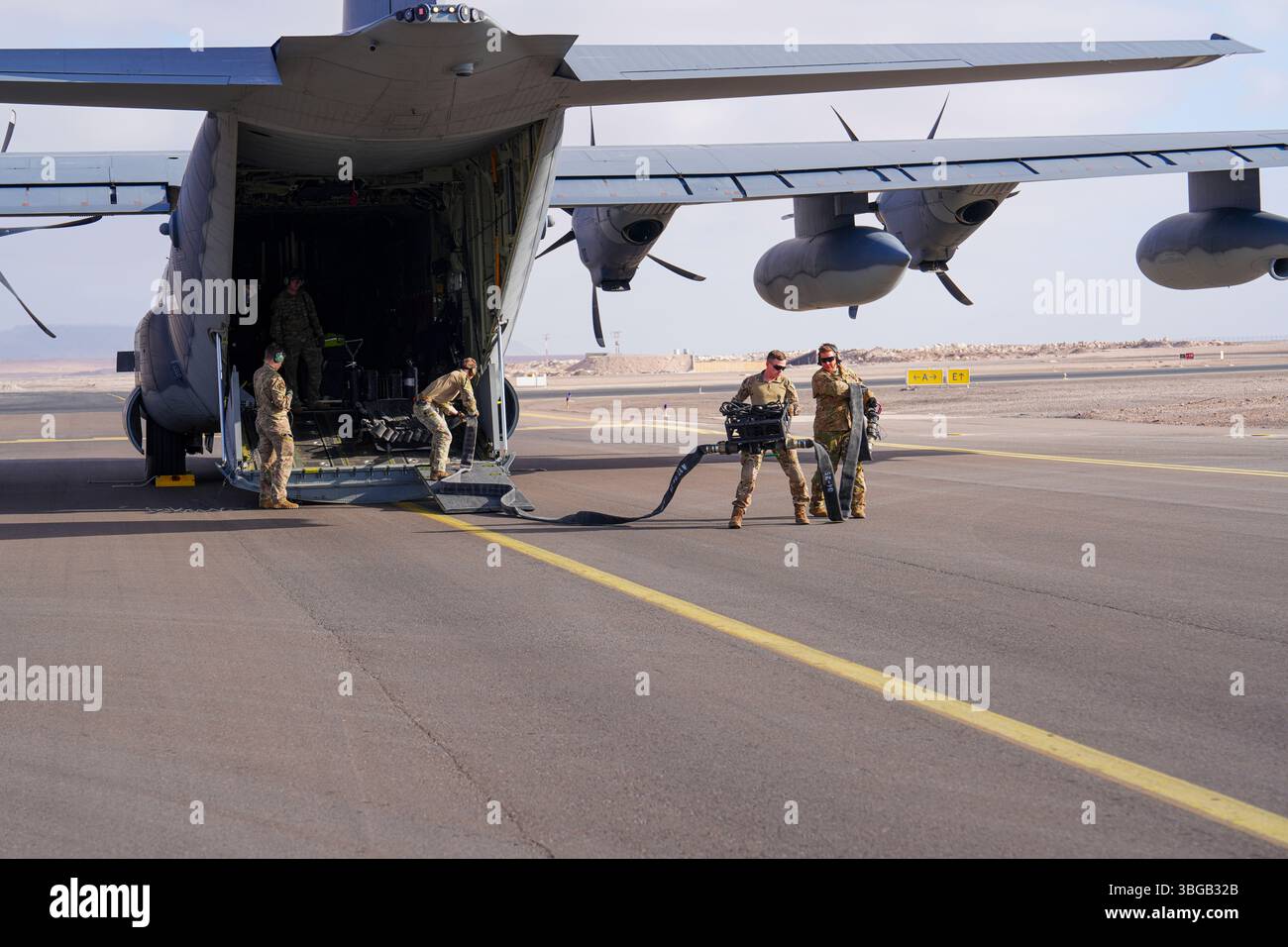 Air Commandos assigned to the 27th Special Operations Wing prepare for ...