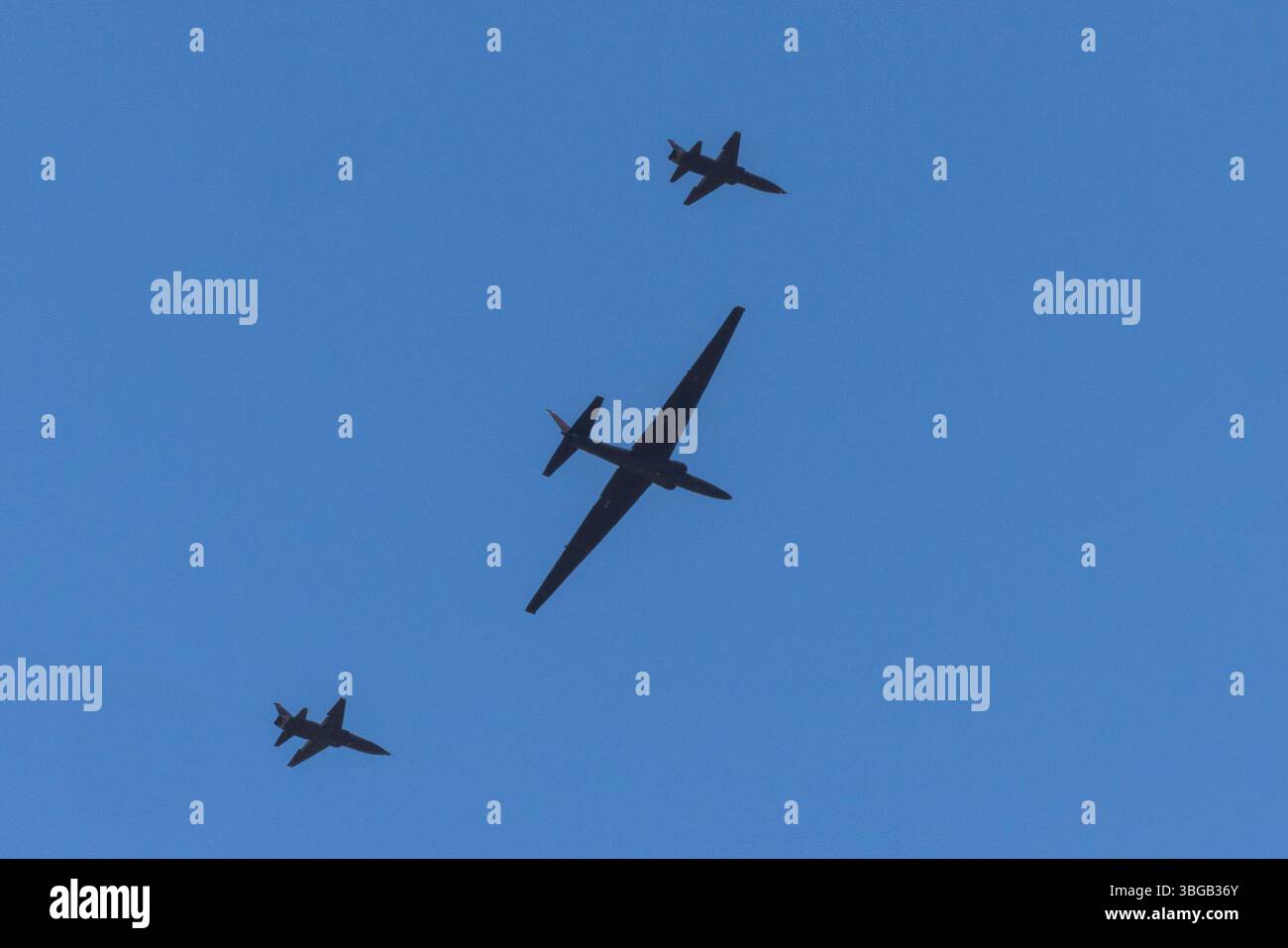 A U.S. Air Force 99th Reconnaissance Squadron Lockheed U-2 "Dragon Lady ...