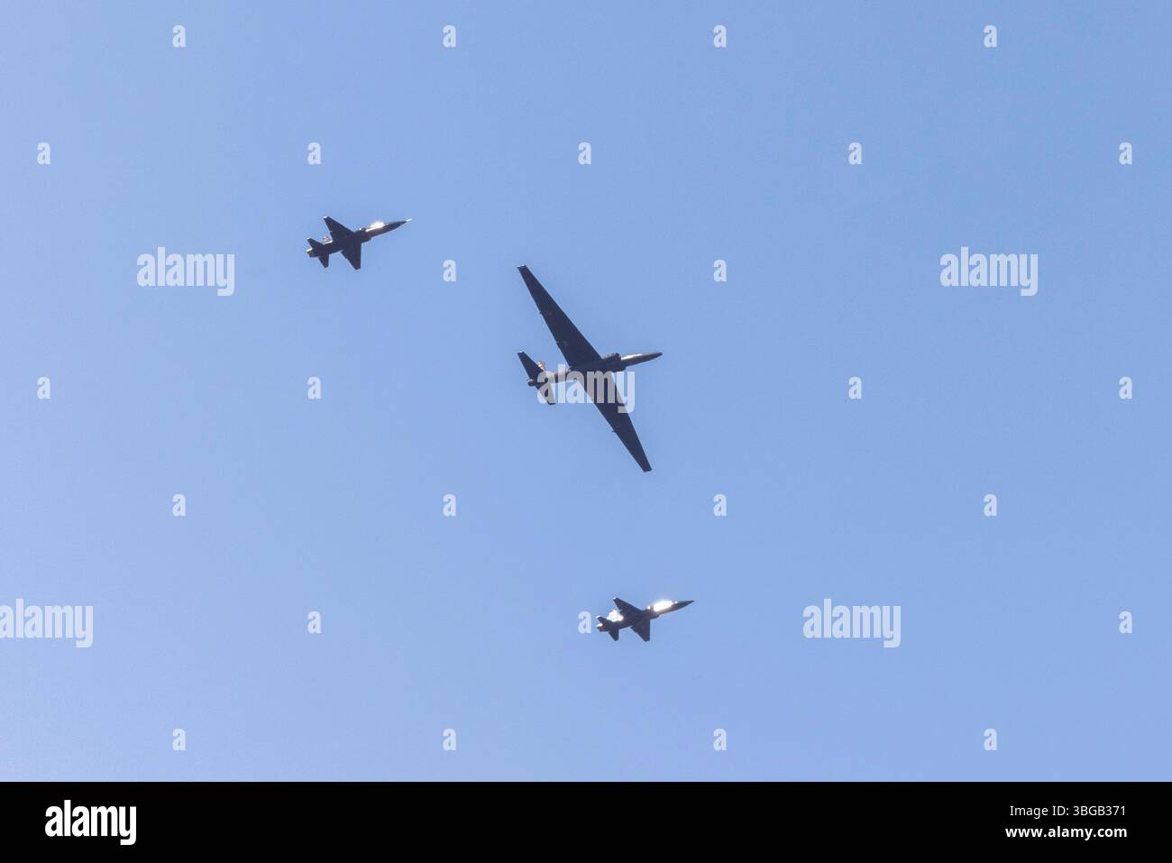 A U.S. Air Force 99th Reconnaissance Squadron Lockheed U-2 "Dragon Lady ...