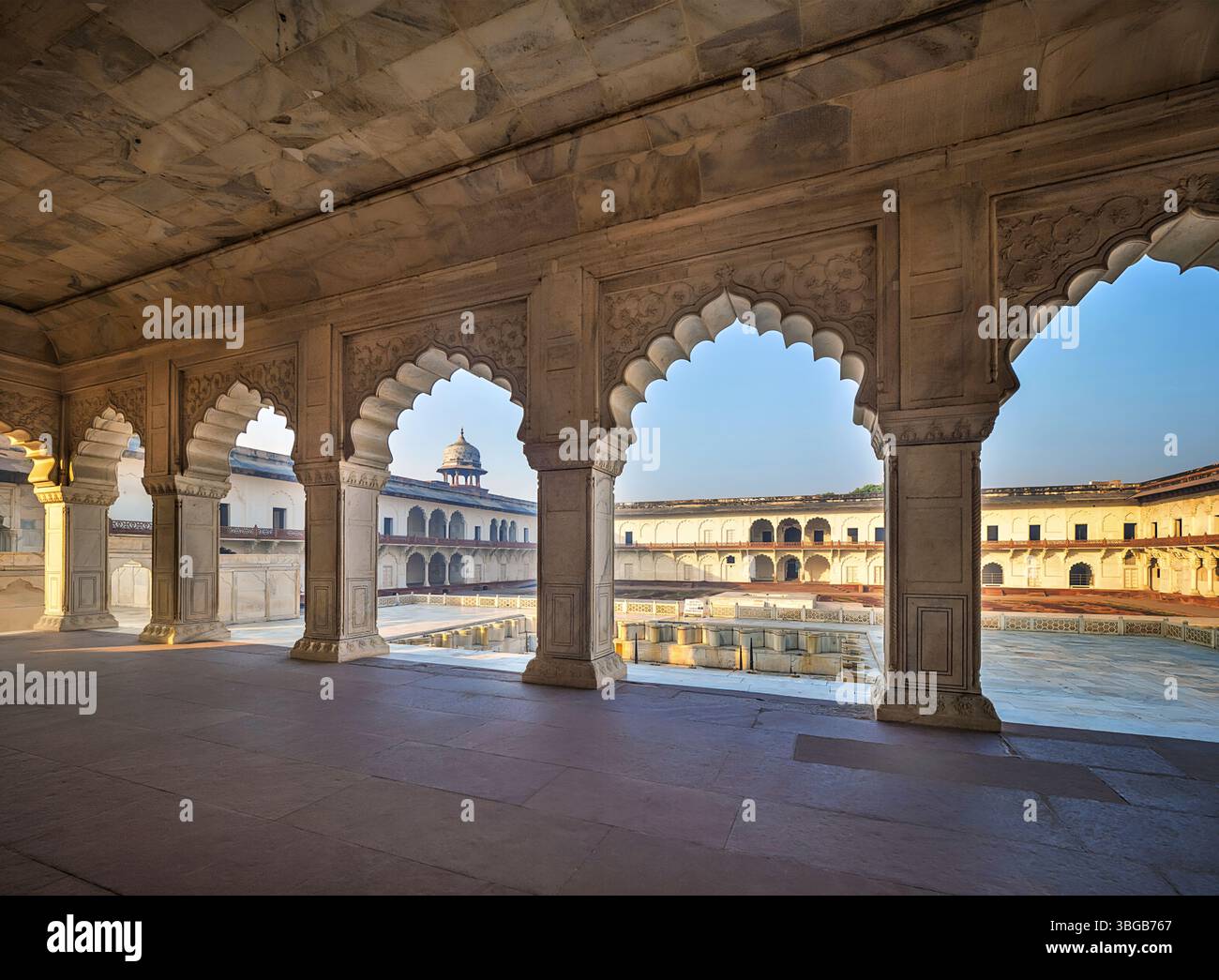 Agra india fort arched windows hi-res stock photography and images - Alamy