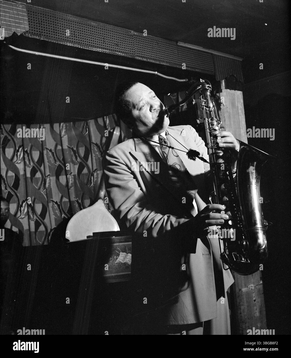 Sax players hi-res stock photography and images - Alamy