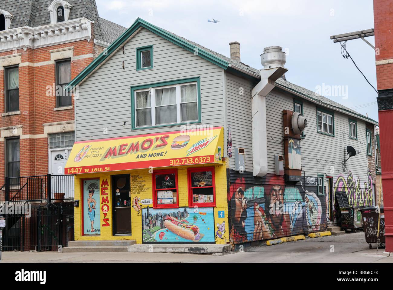 Pilsen neighborhood along 18th Street, Chicago Stock Photo - Alamy