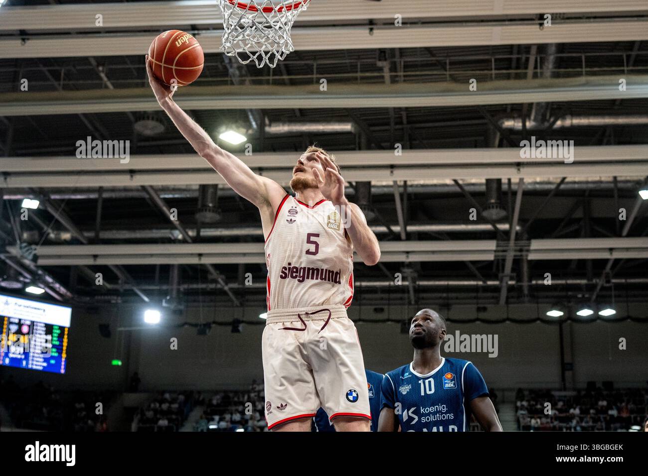 Heidelberg, Deutschland. 04th June, 2025. Dunk von Niels Giffey (5, FC Bayern Basketball ...