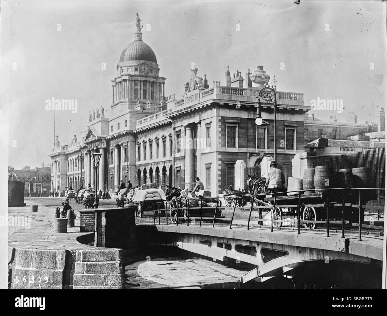 25 May 1921, Dublin, Ireland: Custom House . Archive Irish Independence ...