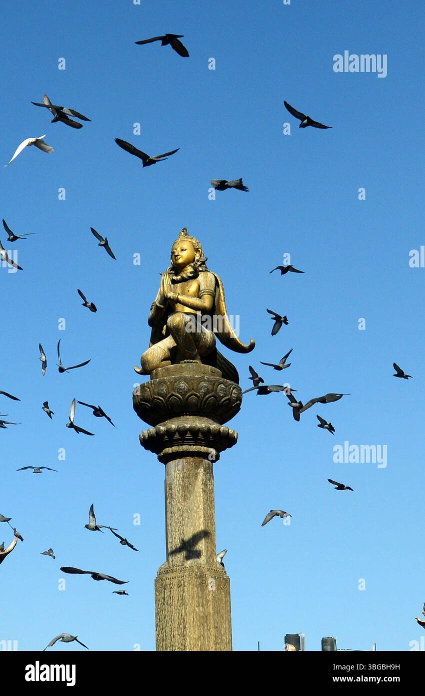 Golden statue garuda durbar hi-res stock photography and images - Alamy