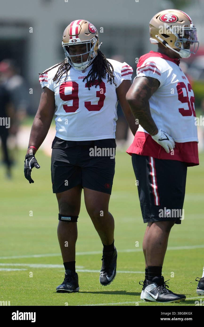San Francisco 49ers defensive tackle Kalia Davis (93) and defensive ...