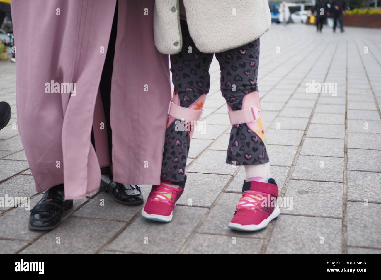Child leg braces hi-res stock photography and images - Alamy