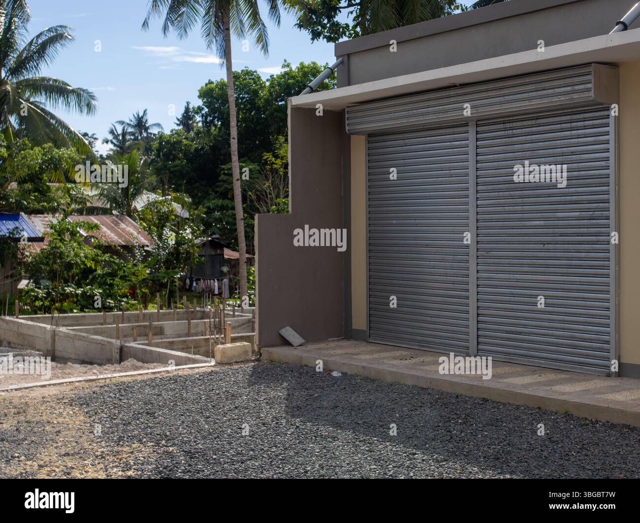 Roll up gates hi-res stock photography and images - Alamy
