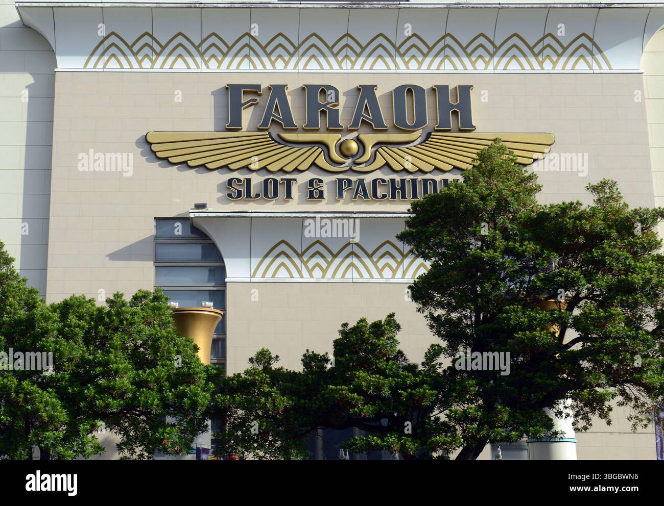 Faraoh Slots & Pachinko in Urasoe, Okinawa, Japan Stock Photo - Alamy