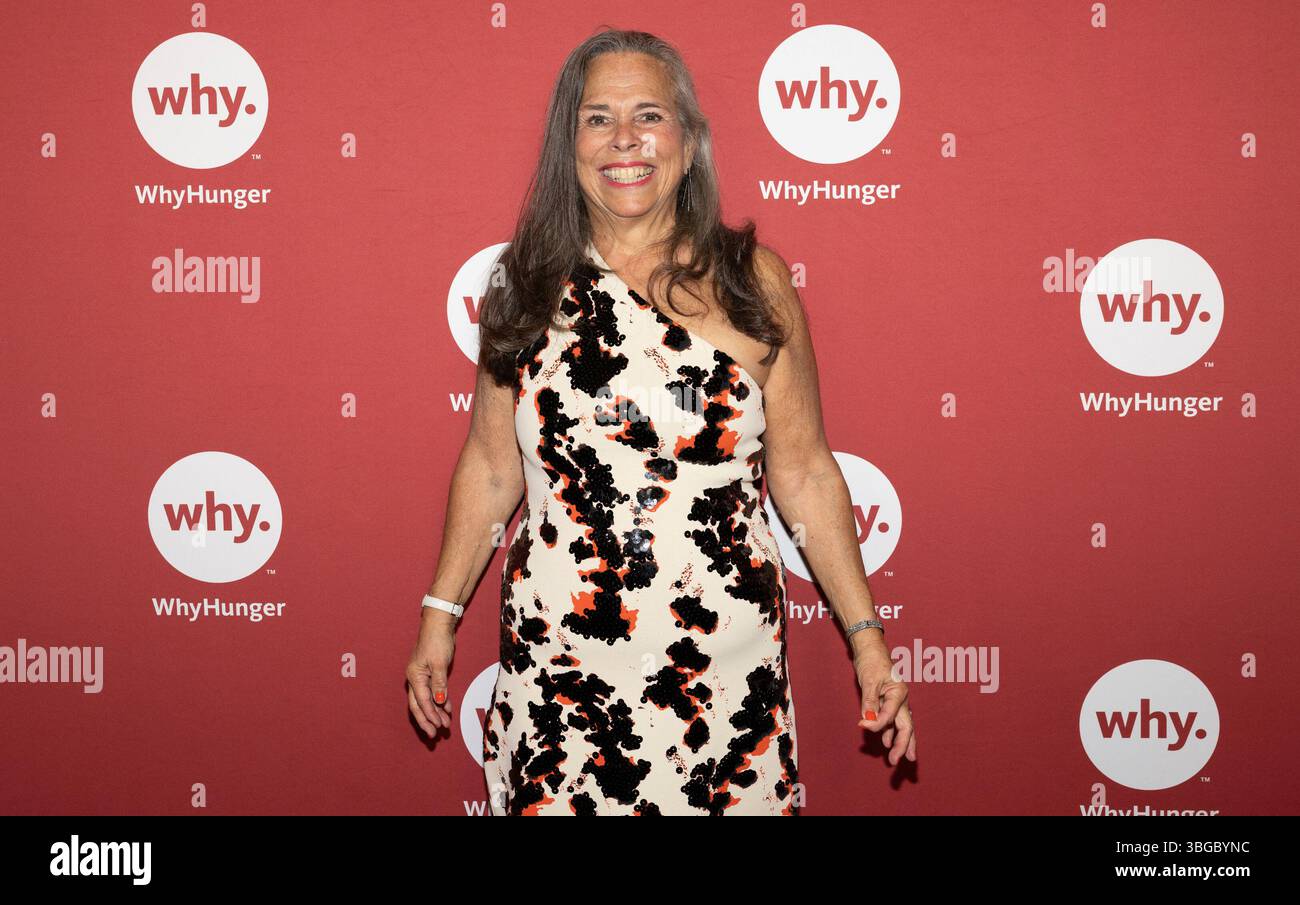 Cindy Secunda attends the WhyHunger 50th Anniversary Chapin Awards Gala ...