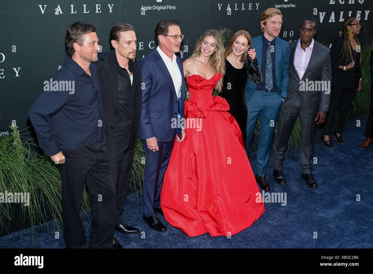 Michael Pearce, Edmund Donovan, Kyle MacLachlan, Sydney Sweeney ...