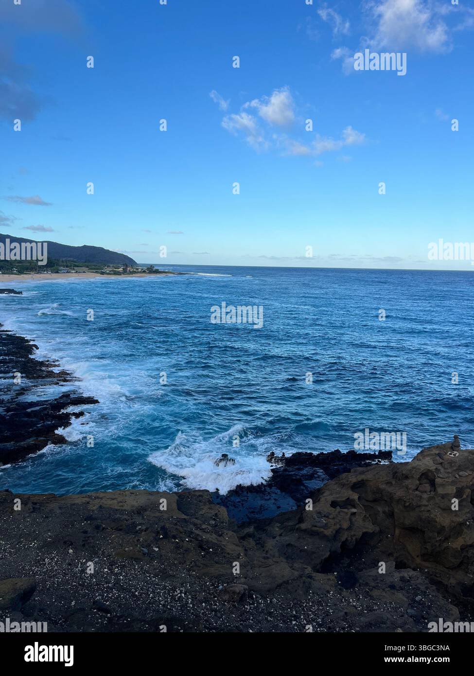 Sea waves beautiful ocean waves smartphone stock photos and images - Alamy