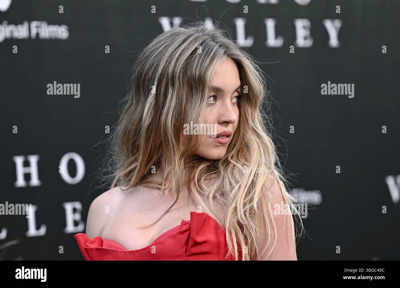 Sydney Sweeney attends the Apple TV+ premiere of "Echo Valley" at AMC ...