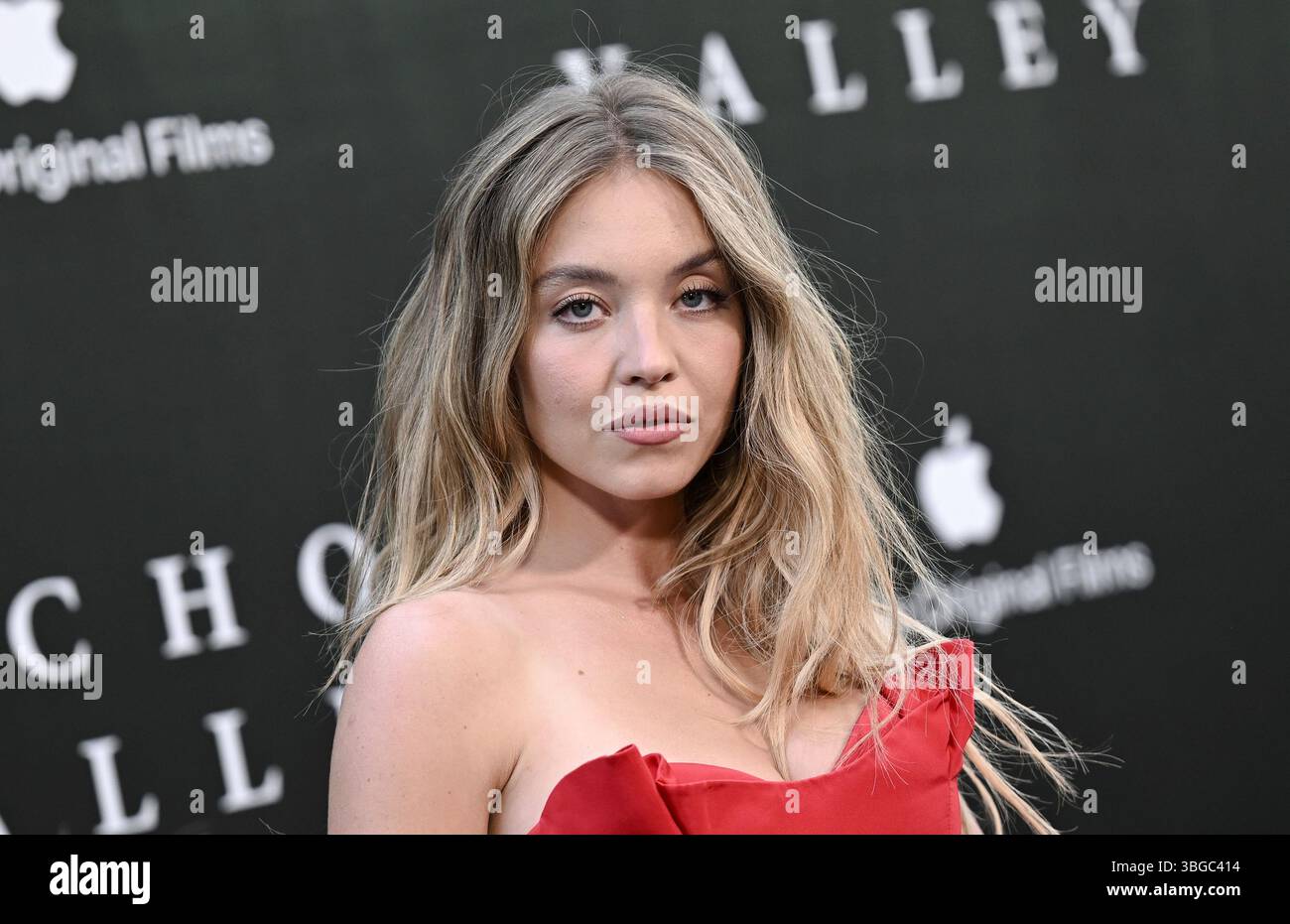 Sydney Sweeney attends the Apple TV+ premiere of "Echo Valley" at AMC ...