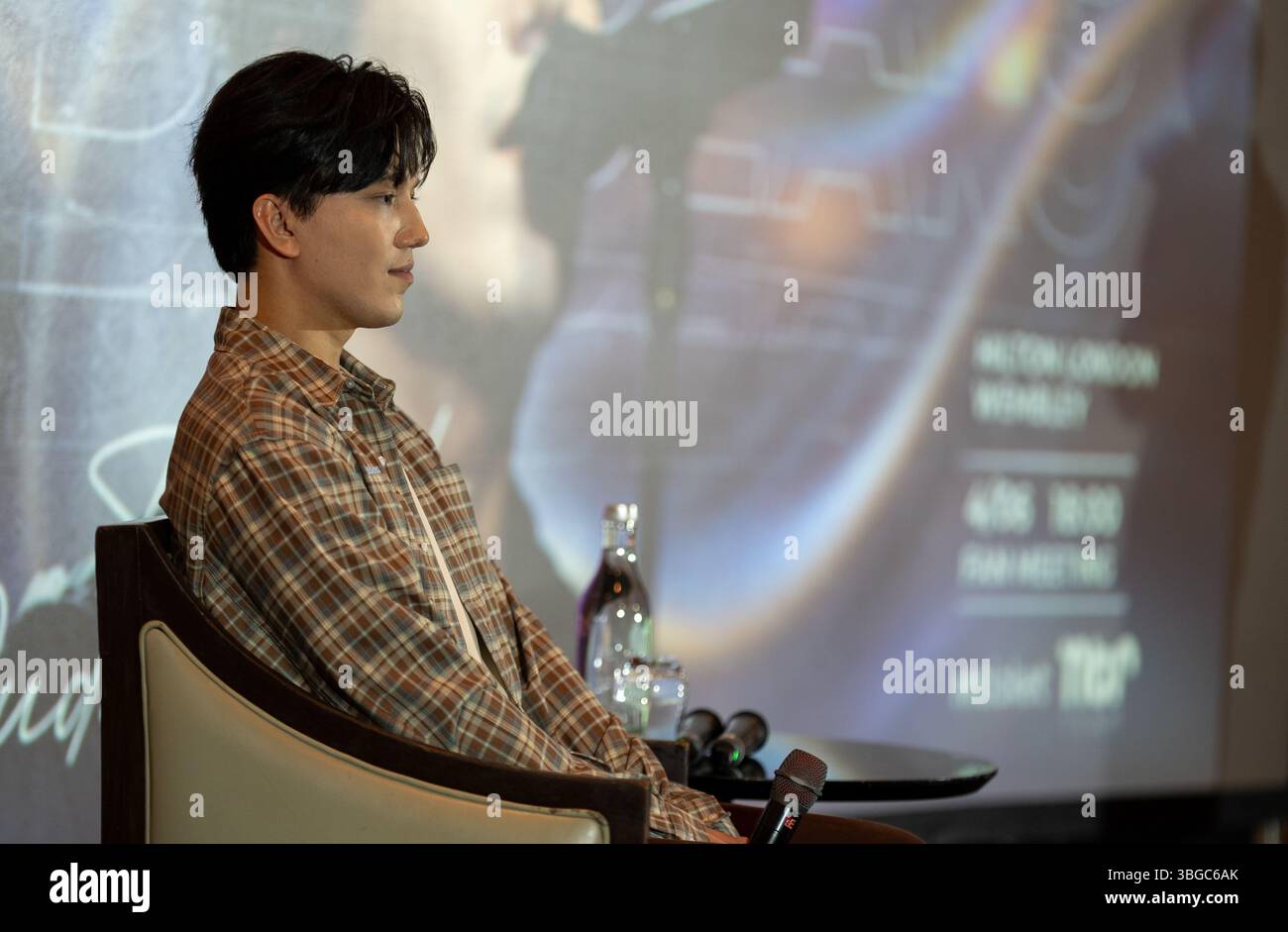 London, UK. 04th June, 2025. Dimash Qudaibergen speaks to fans during a ...