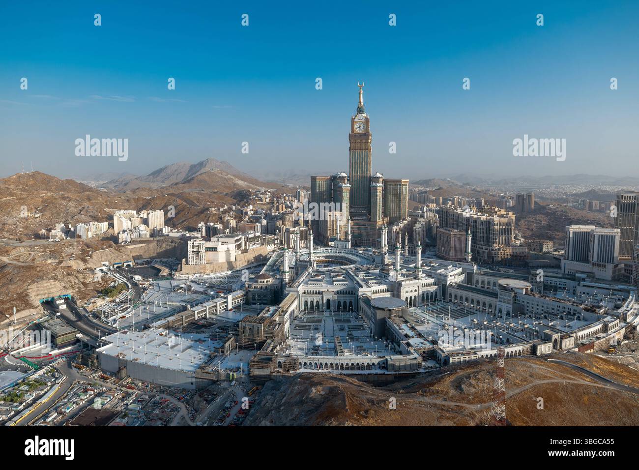 General views of the Grand Mosque, the Mina area, and Mount Arafat ...