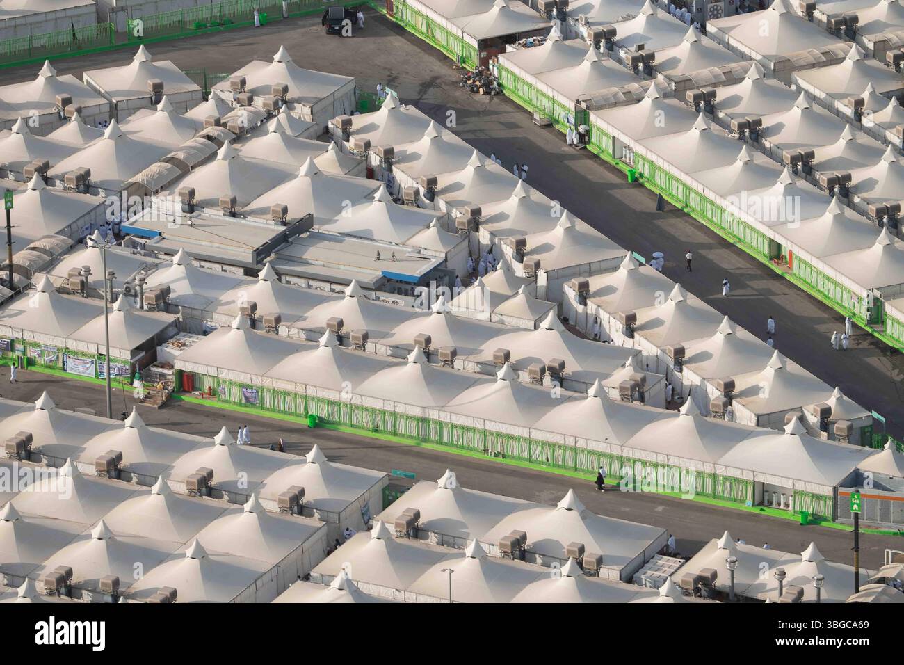 General views of the Grand Mosque, the Mina area, and Mount Arafat ...
